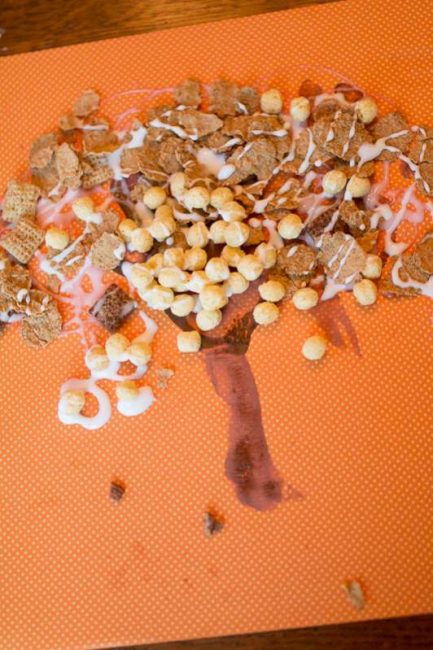 Make a Cereal Fall Tree Craft and "Kid-Powered Mornings" | HOAWG