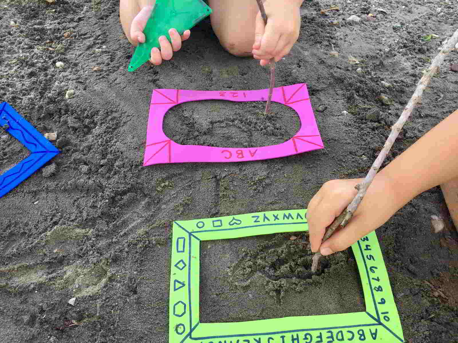 Sand Drawing for Kids to Create Art in the Sandbox - HOAWG