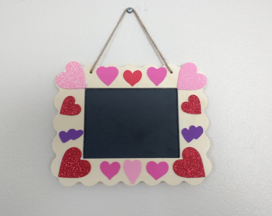 Adorable DIY Heart Frame Craft for Valentine’s Day - HOAWG