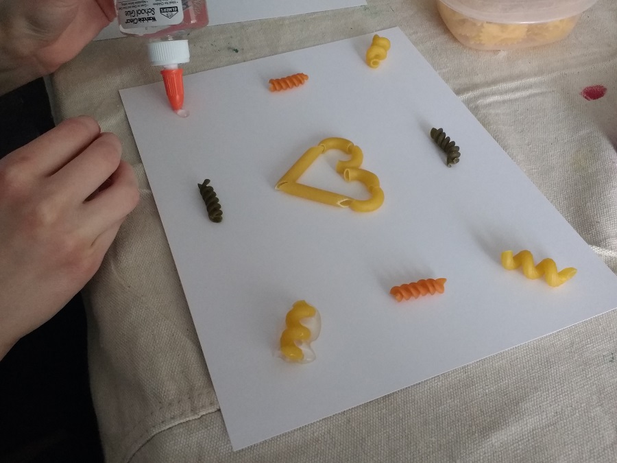Simple Ideas for Kids To Create Beautiful Pasta Art - HOAWG