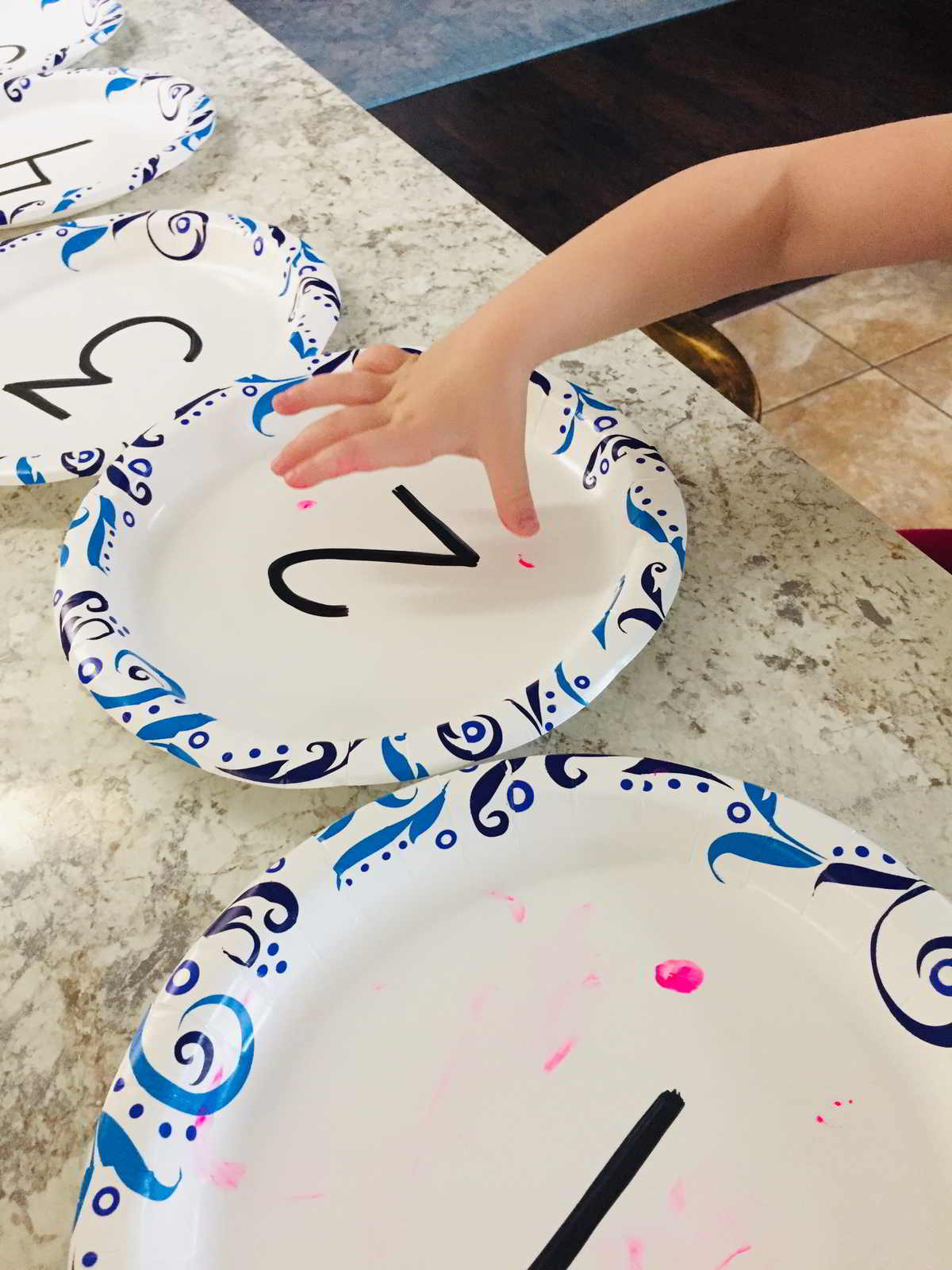 Finger Paint Counting Activity Simple for Preschoolers | HOAWG