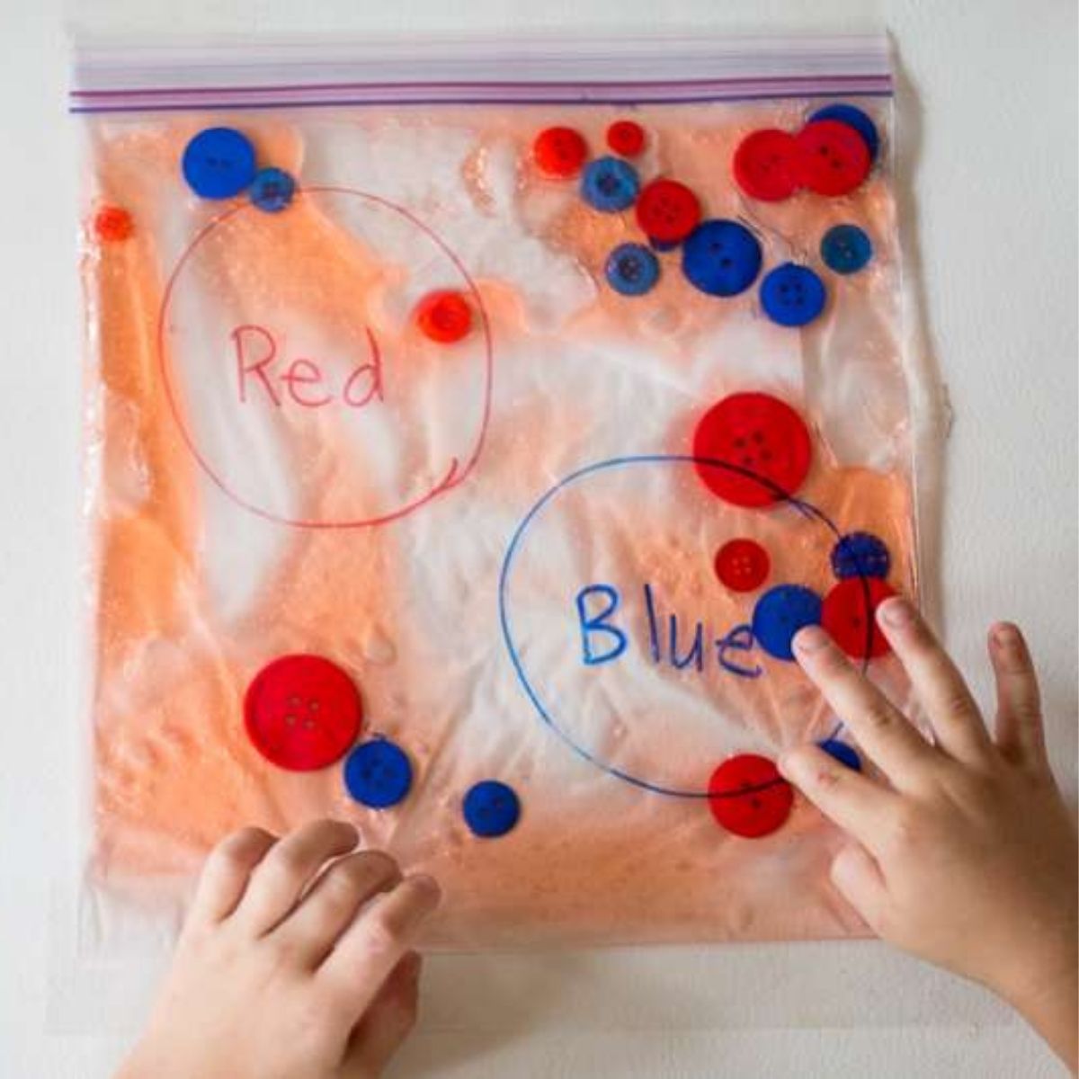 Make a Super Easy Squishy Color Sorting Sensory Bag with Your Kids!