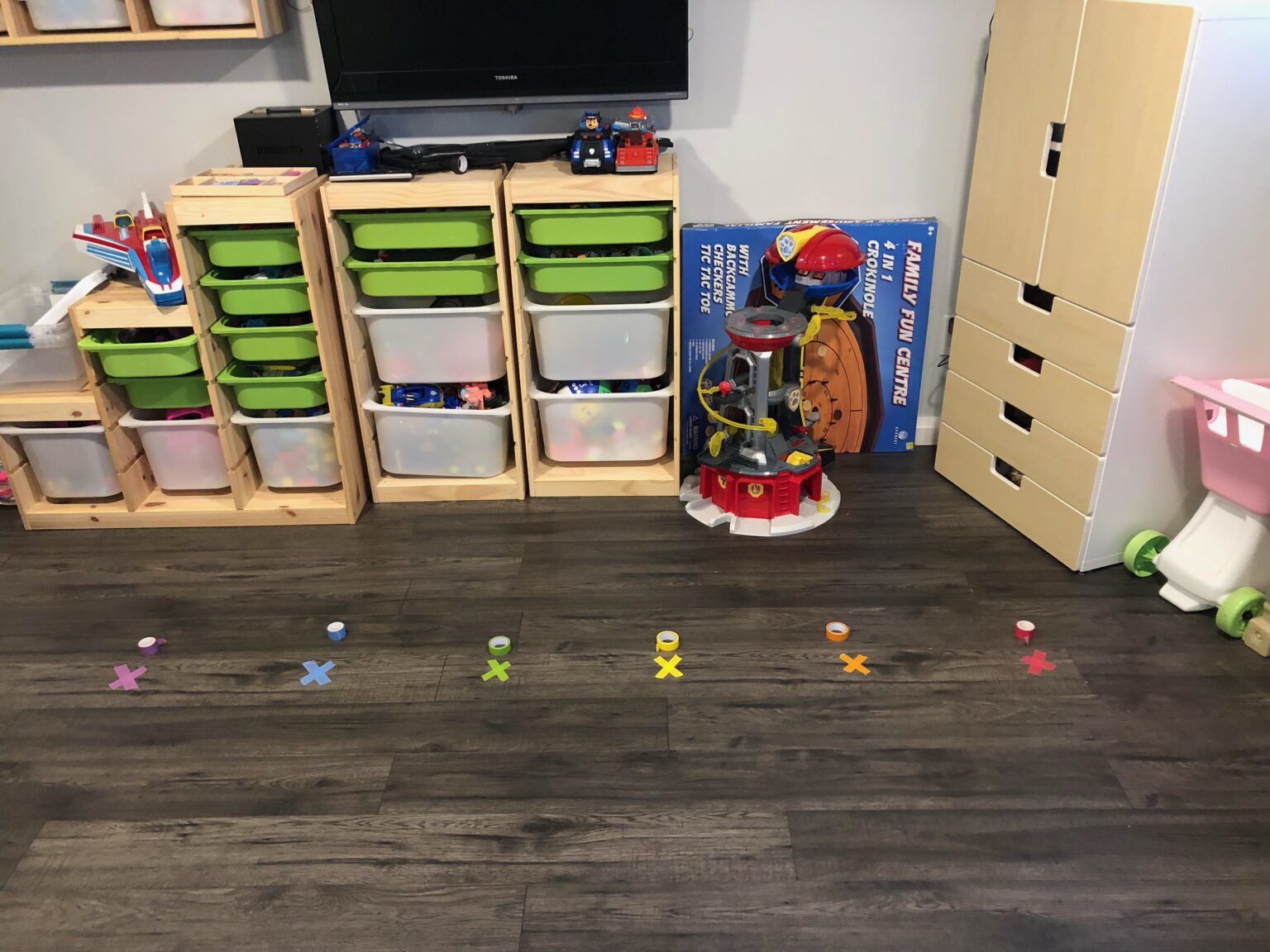 Hopping Activity for Preschoolers to Match Colors - HOAWG