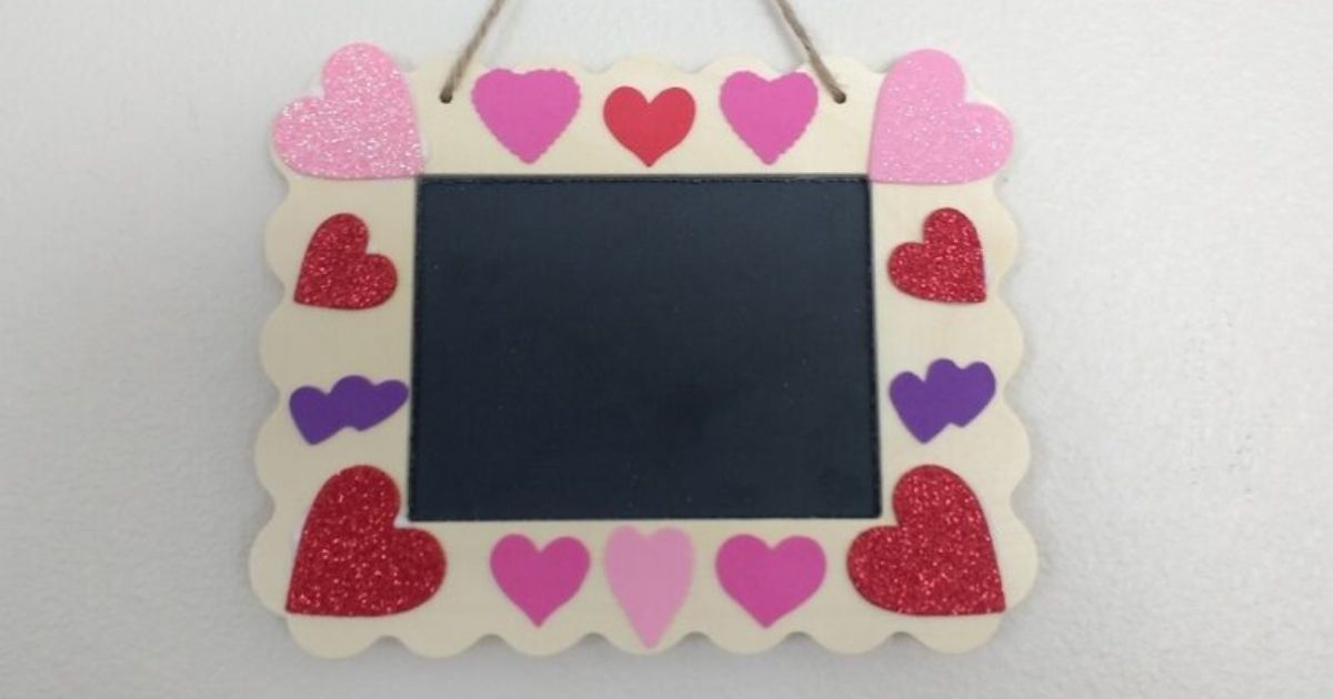 Adorable DIY Heart Frame Craft for Valentine’s Day - HOAWG