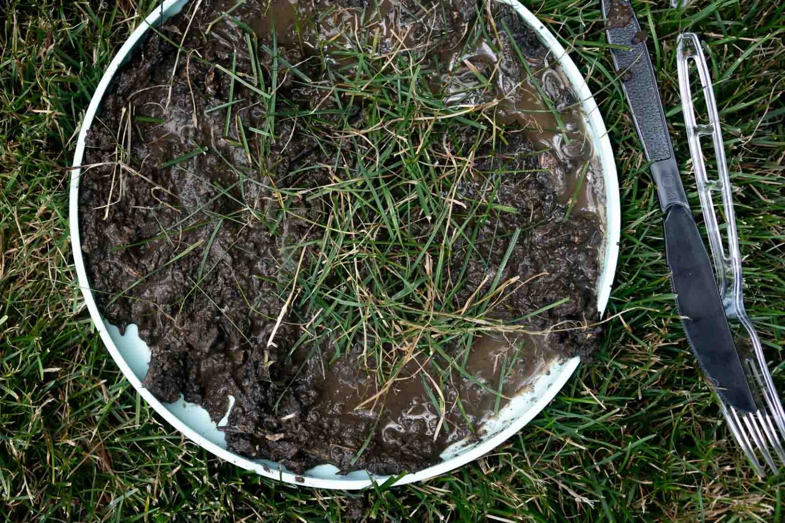 Outdoor Play Cooking: Make a Nature & Mud Pizza - HOAWG®️