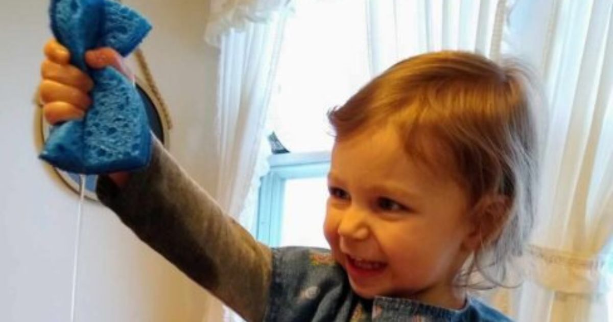 Simple Sponge Squeezing Activity to Increase Hand Grip Strength